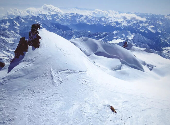 Rescue Helicopter Crashes on Monte Rosa - Everyone Miraculously Safe ...