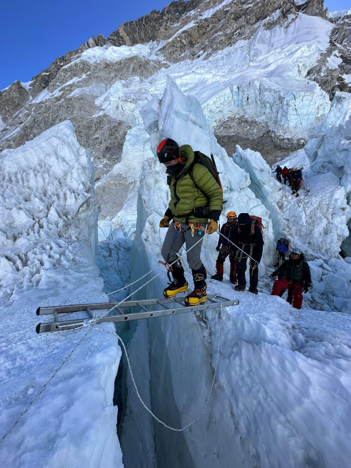 8,000m Roundup: Everest Crowds, Cho Oyu Gets a South Side Attempt ...