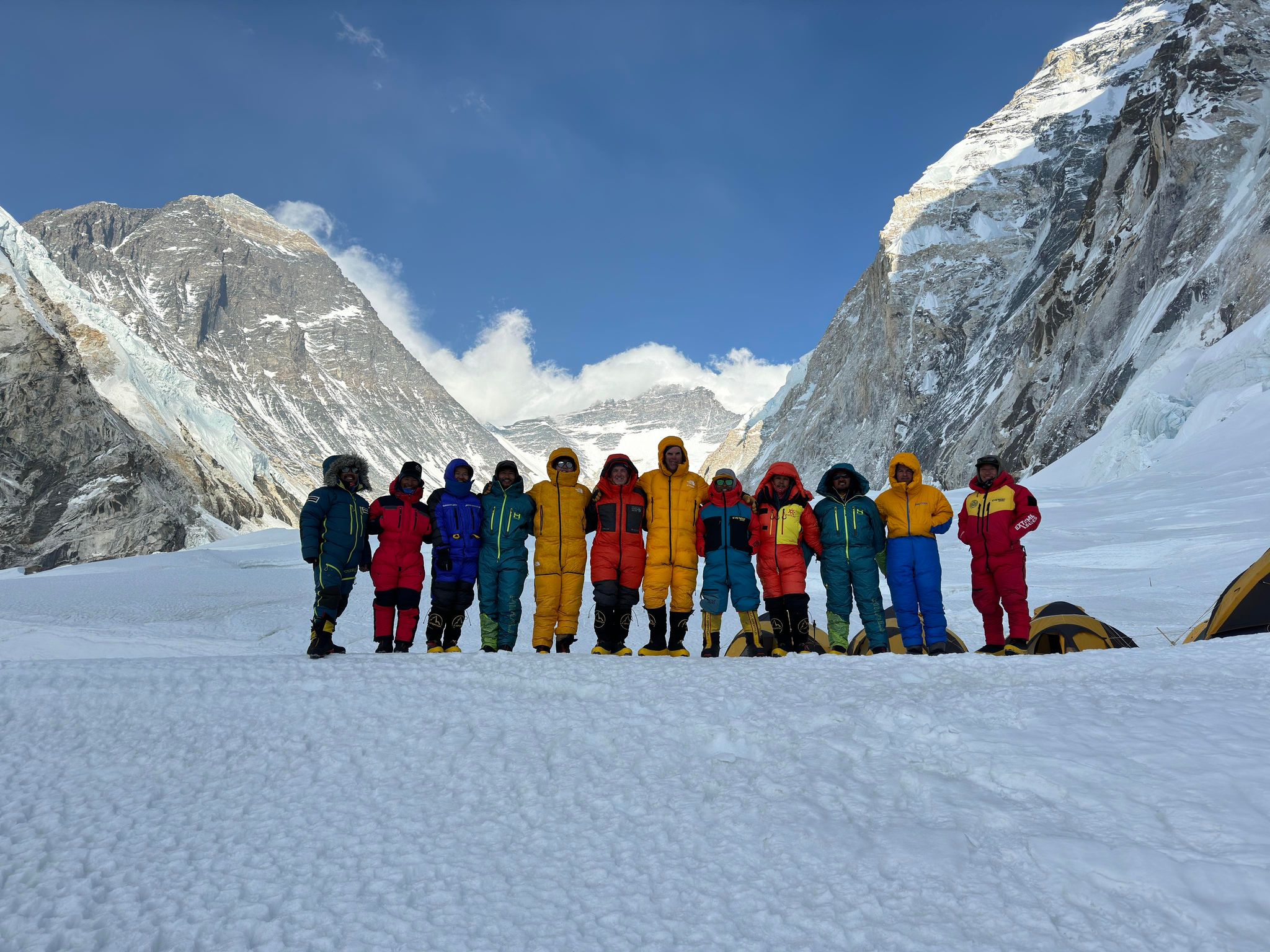 8,000m Roundup: Everest Crowds, Cho Oyu Gets a South Side Attempt ...