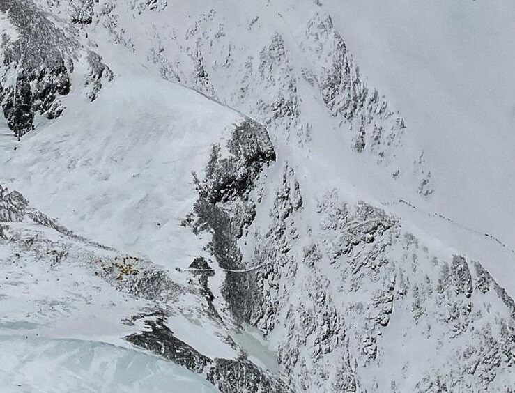 Everest North Side and Lhotse Open: Summit Pushes Ahead » Explorersweb