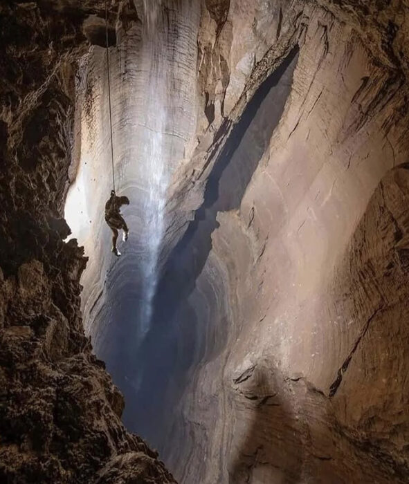 Natural Wonders: Veryovkina Cave » Explorersweb