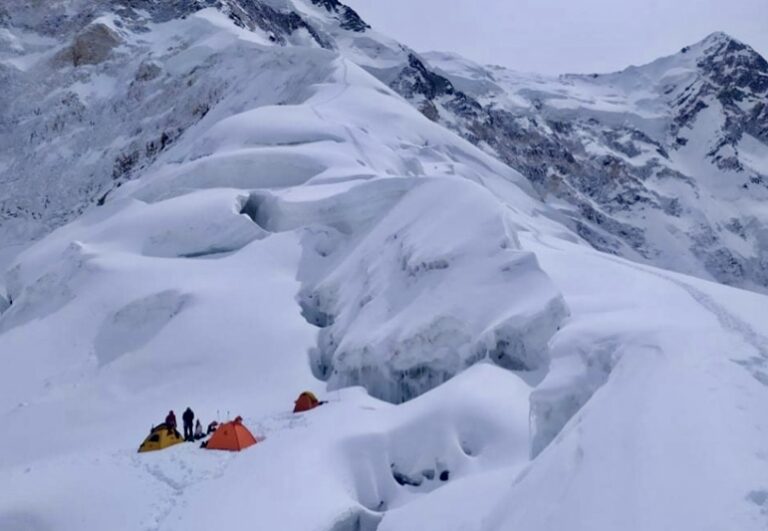 "I Found One of the Bodies on K2" -- An Exclusive Report » Explorersweb