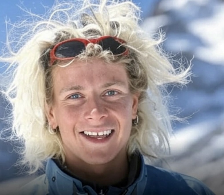 Remembering Extreme Snowboarder Marco Siffredi, Who Vanished on Everest ...