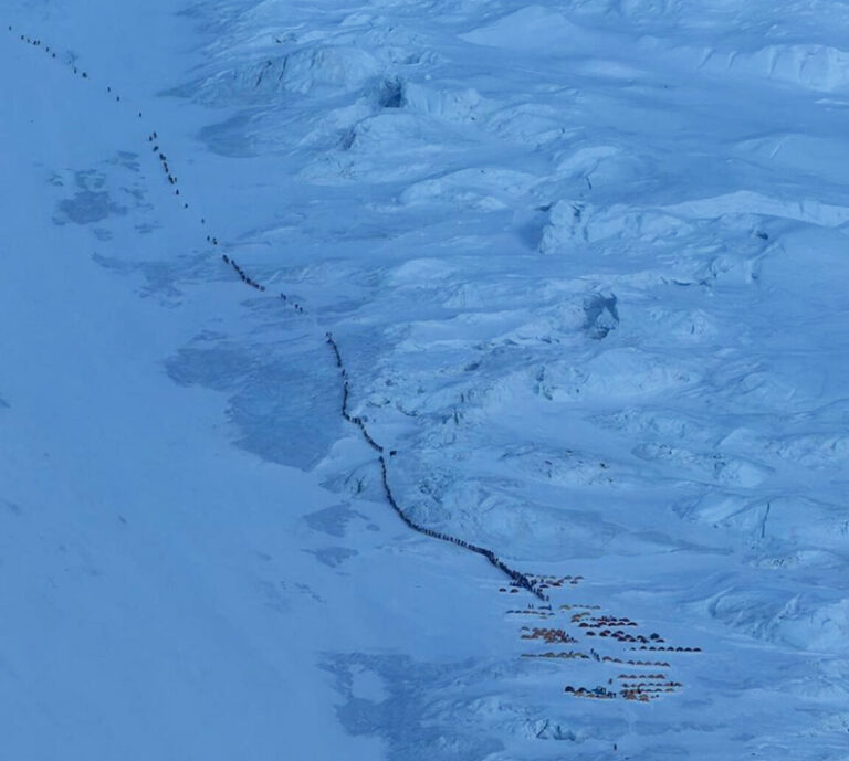 Sherpa Left Behind in Everest Closing Rush » Explorersweb